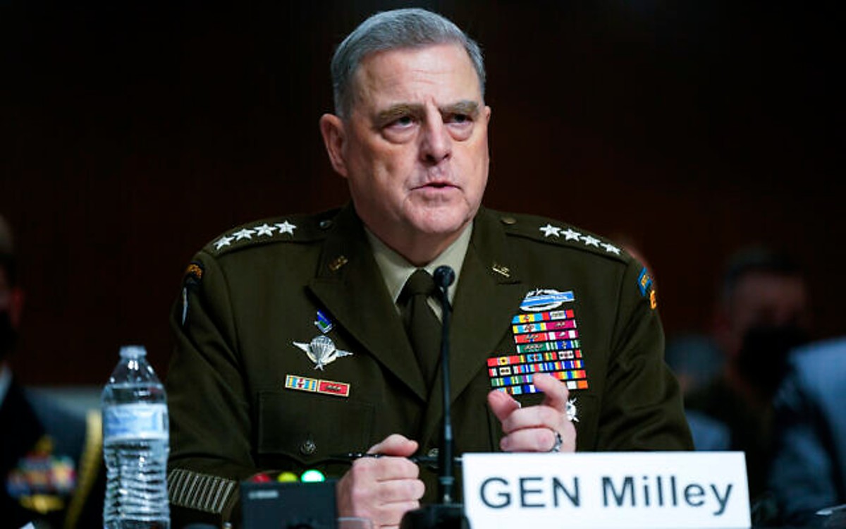 En Israel, el jefe militar estadounidense Mark Milley visita Yad Vashem